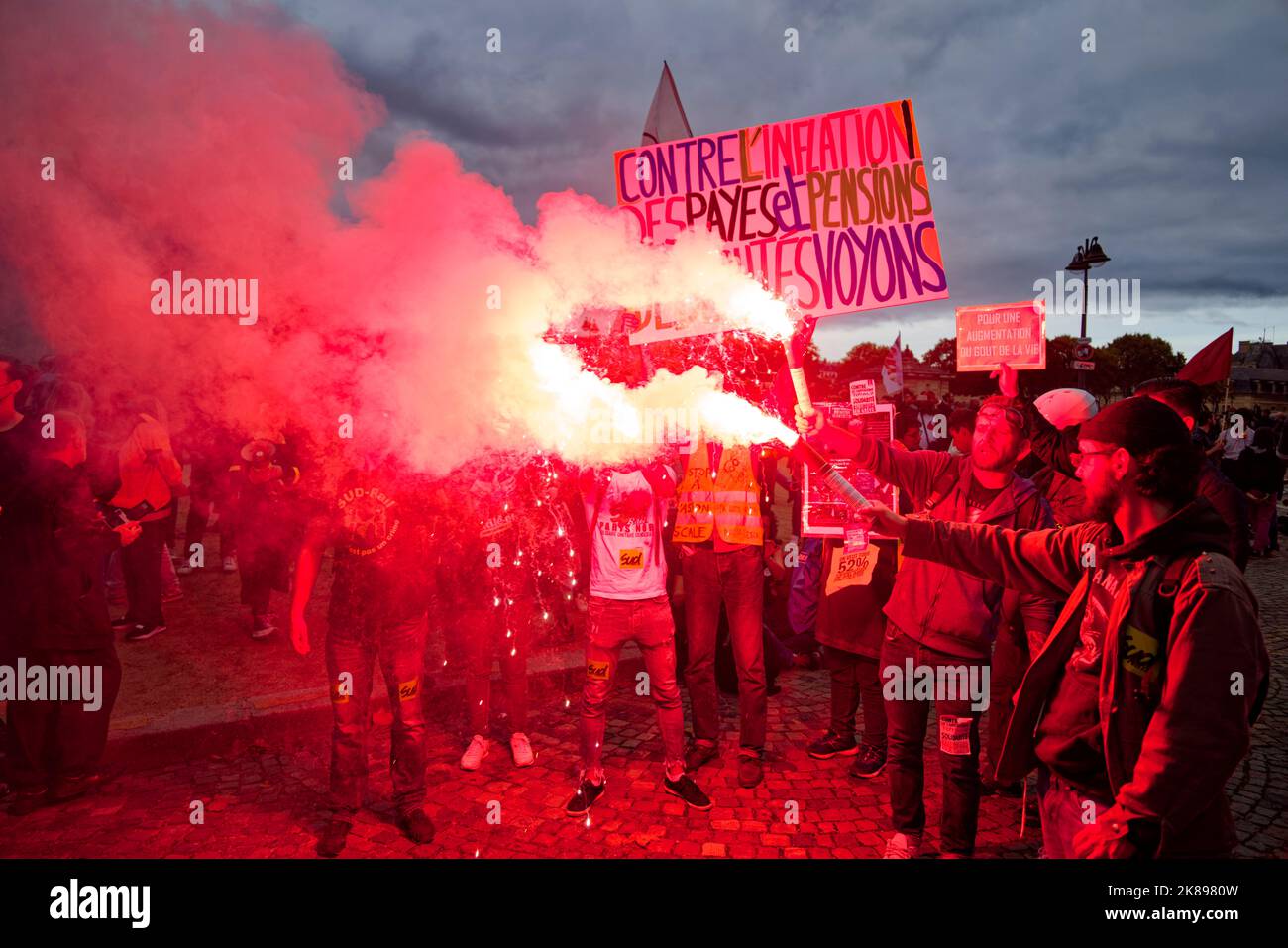 Paris, France. 18th Oct, 2022. Interprofessional demonstration at the ...