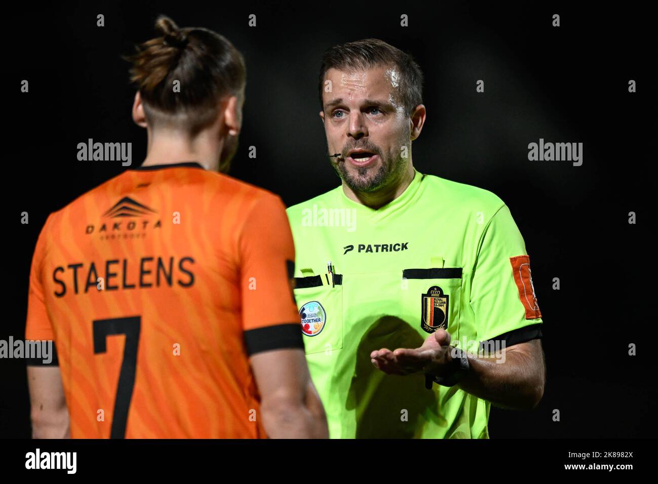 Deinze's Alessio Staelens and referee Ken Vermeiren in discussion ...