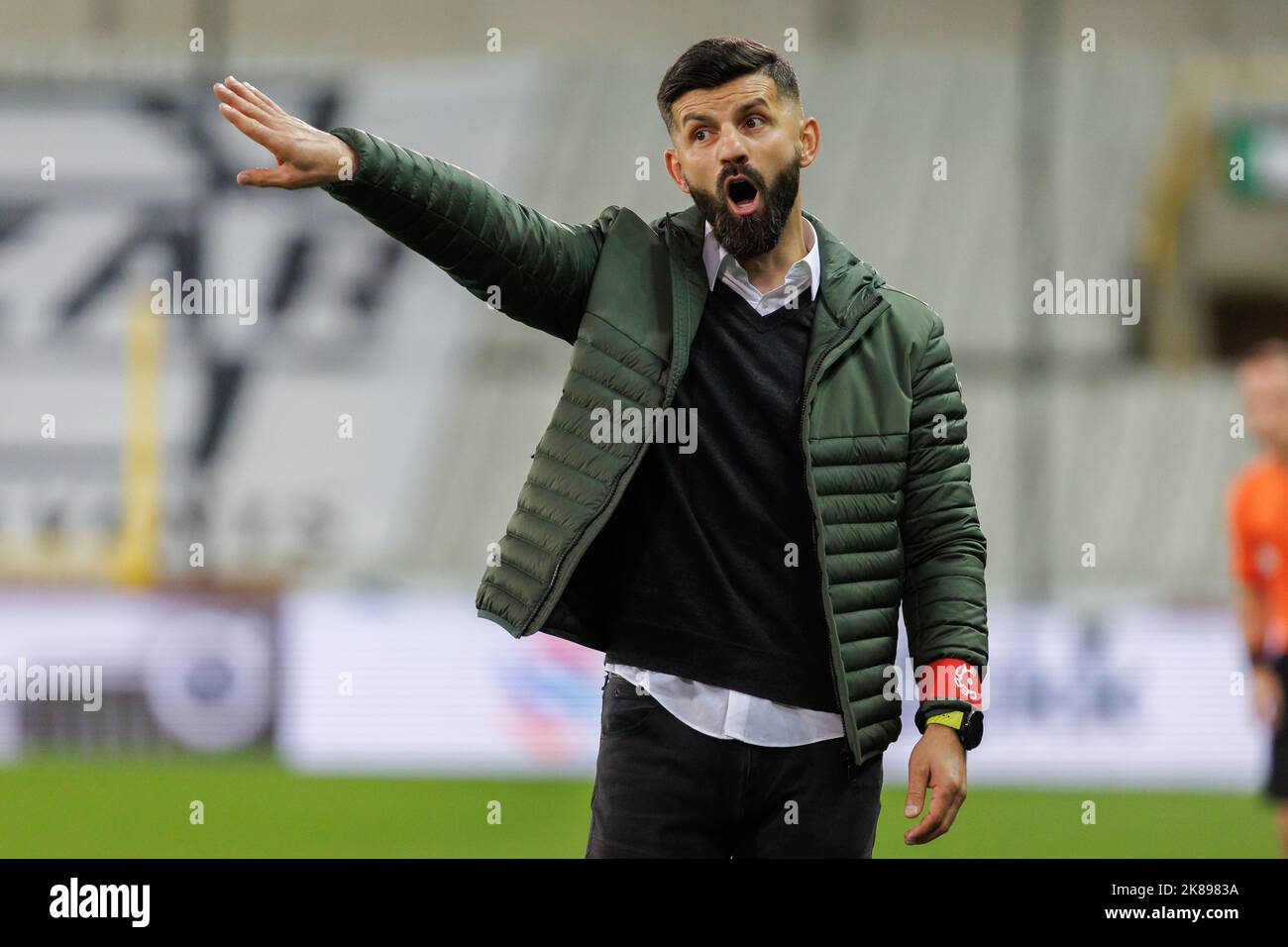 Cercle's head coach Miron Muslic pictured during a soccer match between ...