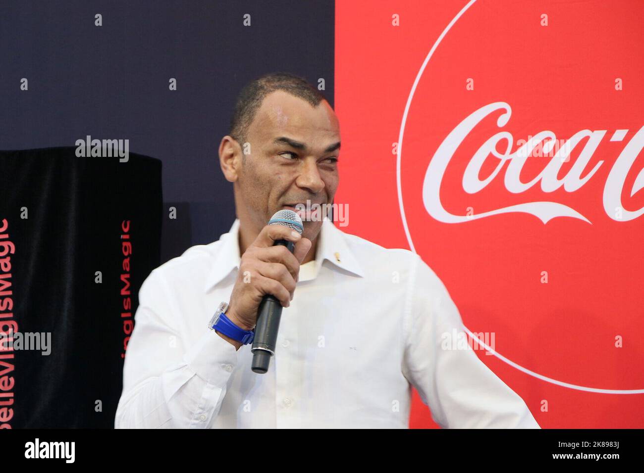 Cafu brazil trophy hi-res stock photography and images - Alamy