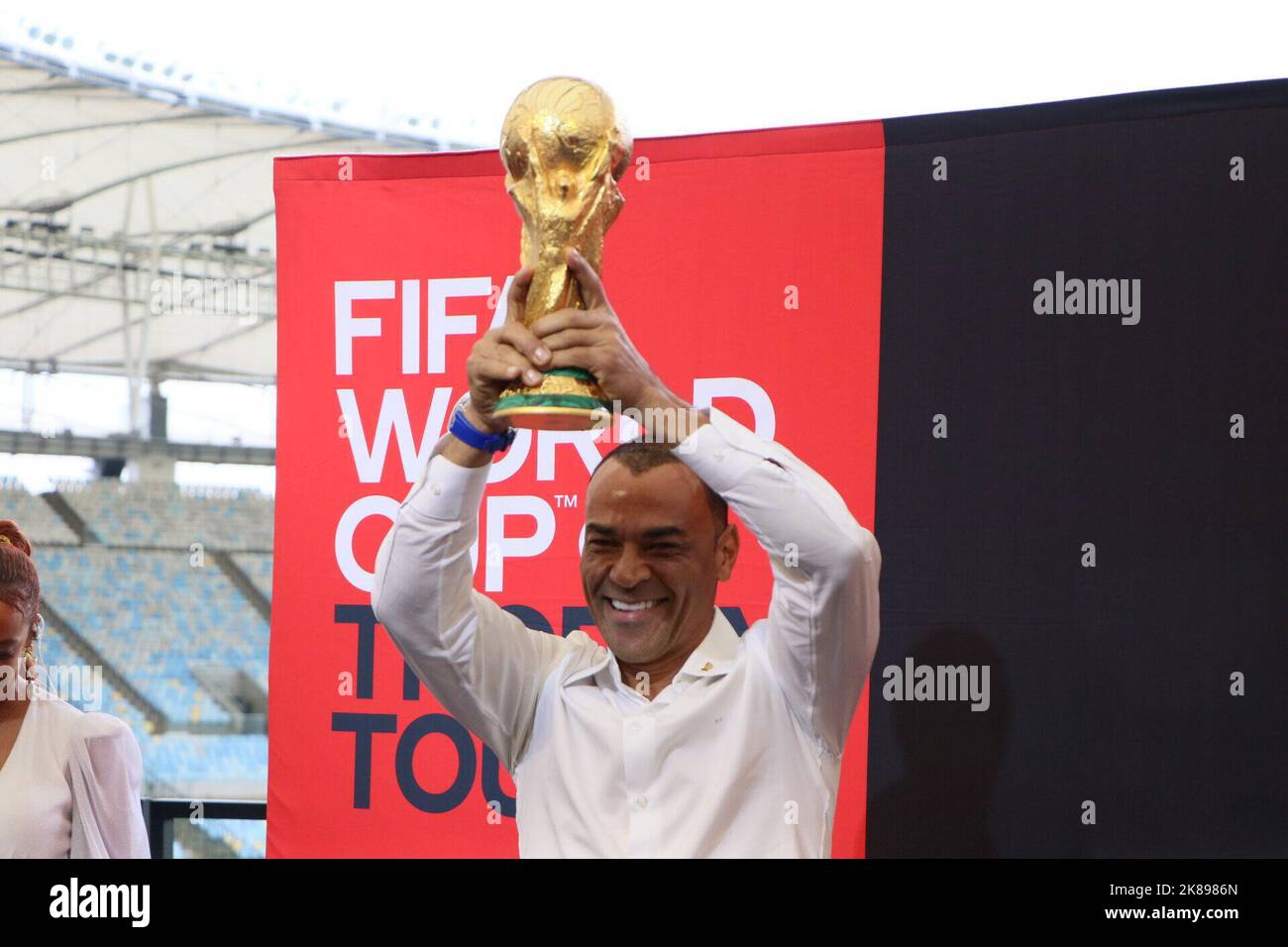 Cafu brazil trophy hi-res stock photography and images - Alamy