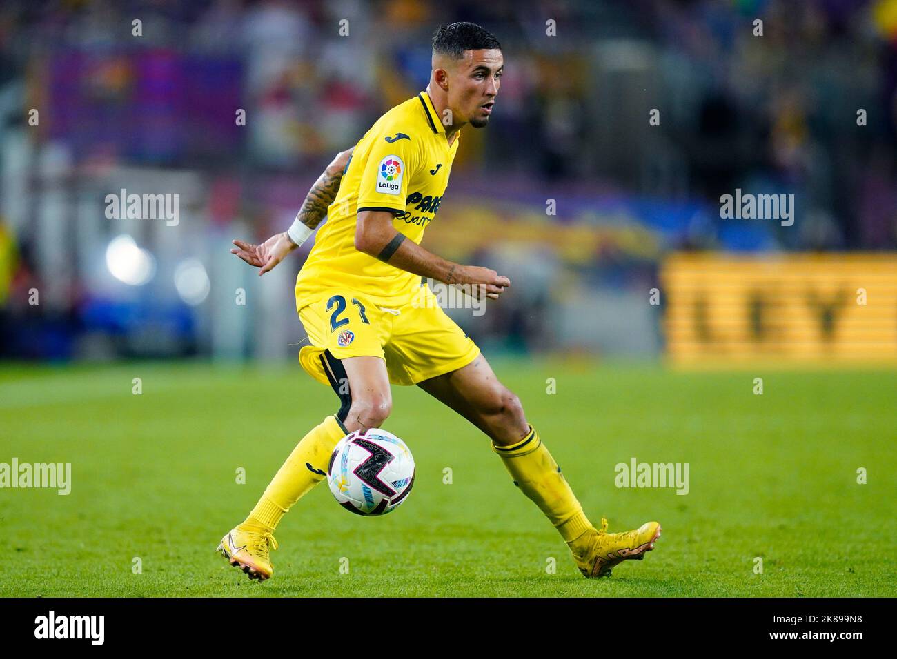 Yeremy Pino of Villarreal during the La Liga match between FC Barcelona ...