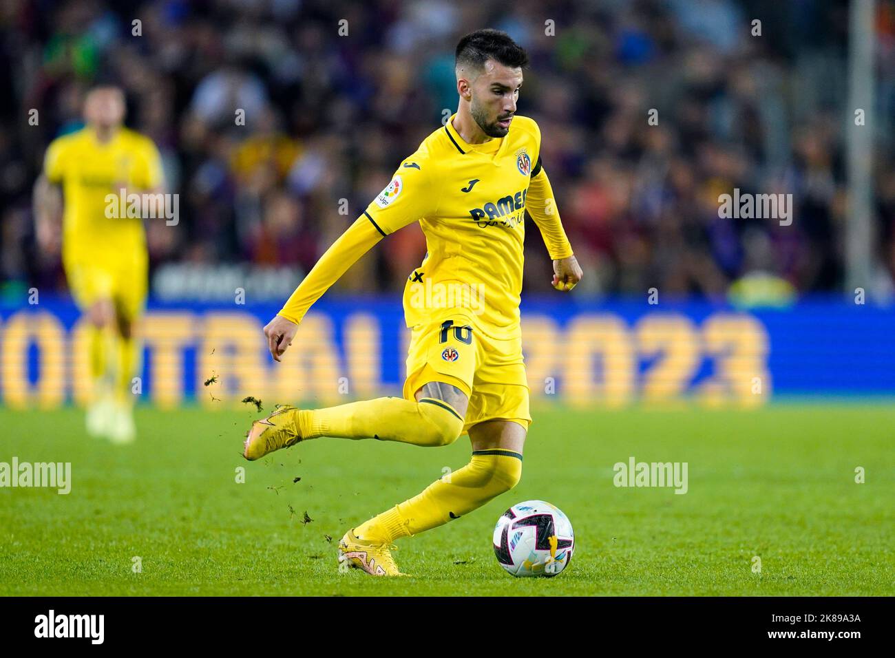 Alex Baena of Villarreal during the La Liga match between FC Barcelona ...