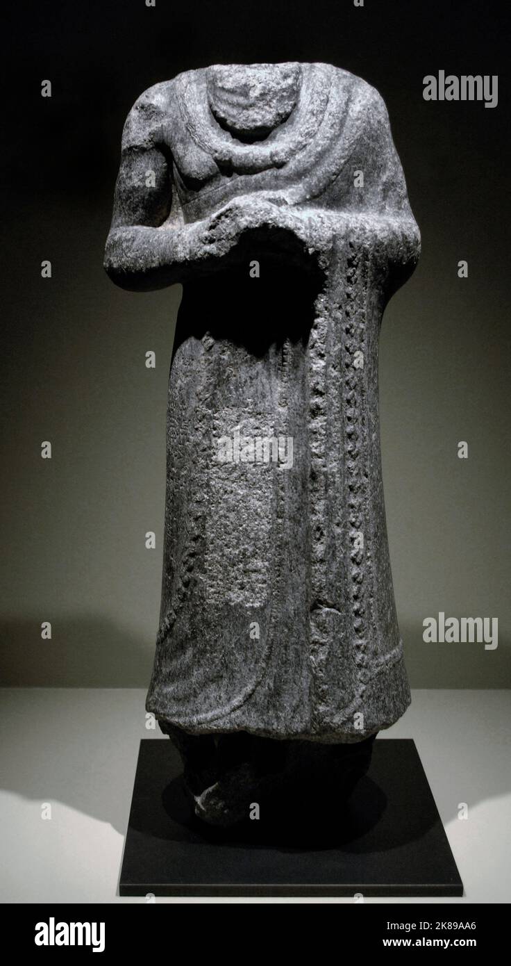 Headless statue. Praying attitude Stock Photo - Alamy