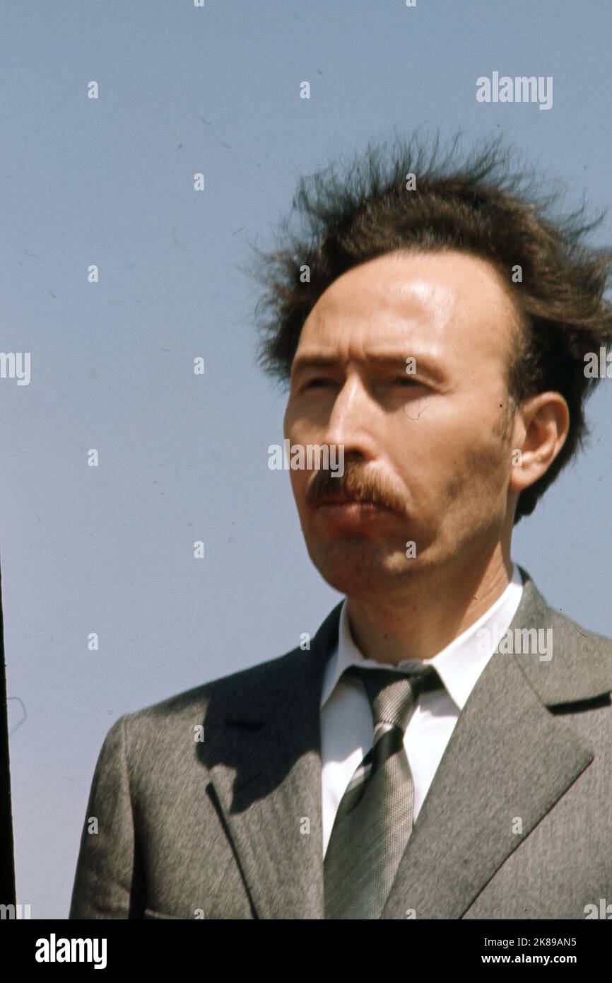 December 10, 1976, El Mouradia, Algeria : HOUARI BOUM DIéNE born as ...