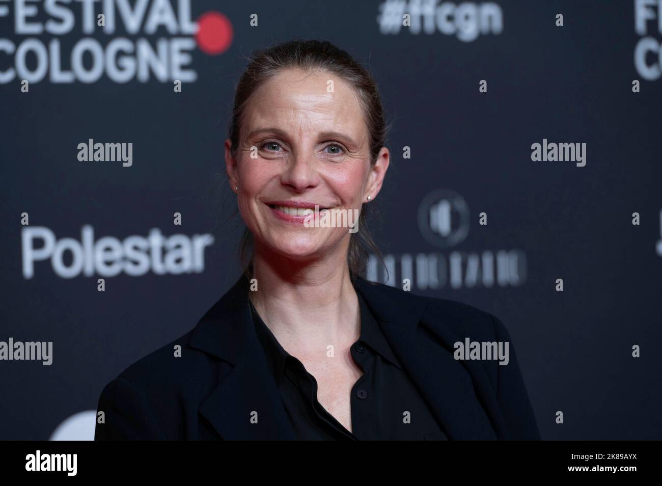 Cologne, Deutschland. 21st Oct, 2022. Julia JAEGER, Jager, actress, red ...