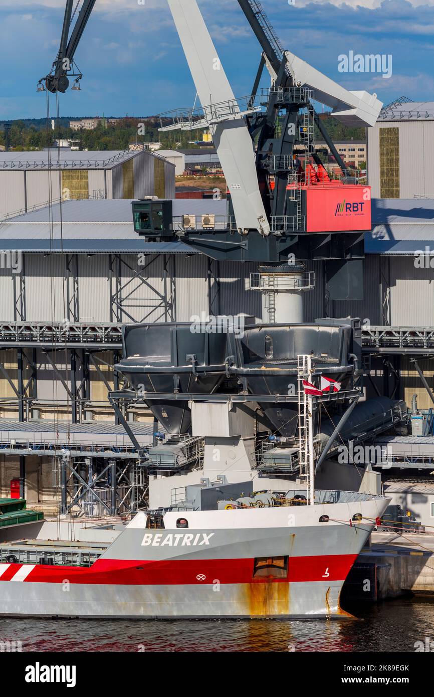 Bulk shipping terminal hi-res stock photography and images - Alamy