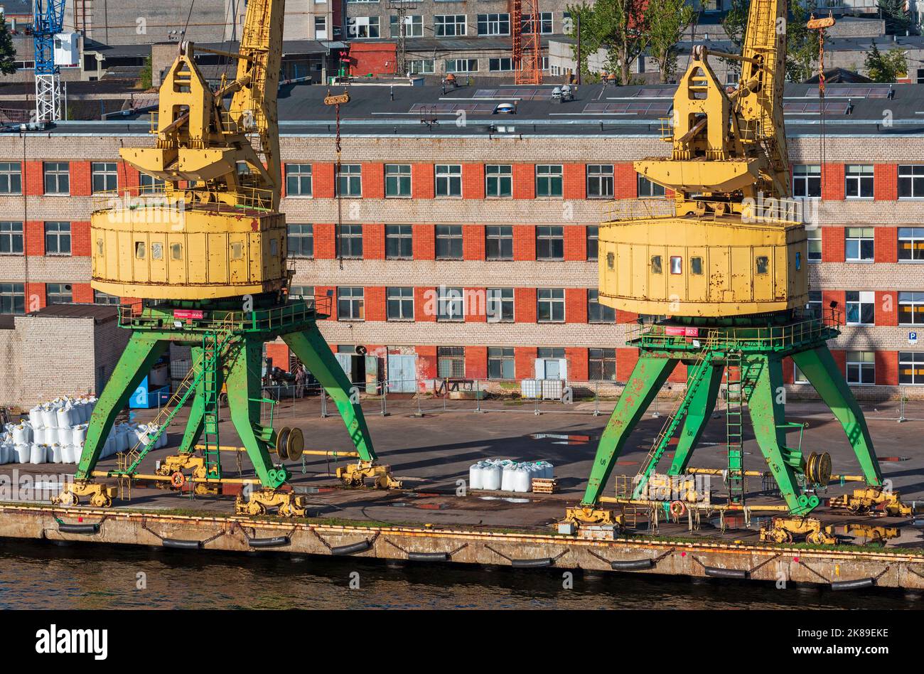 Mangali shipyard hi-res stock photography and images - Alamy