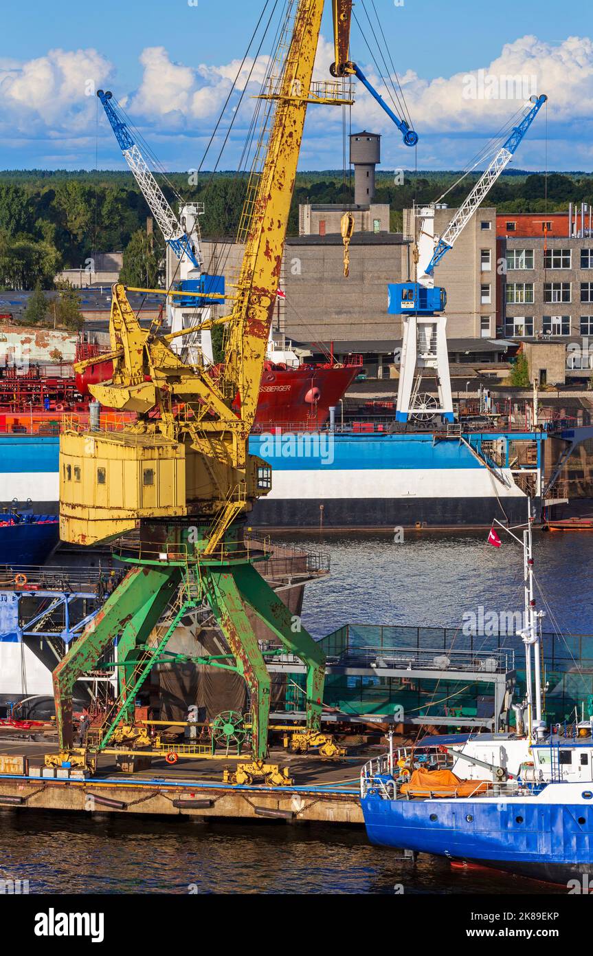 Mangali shipyard hi-res stock photography and images - Alamy