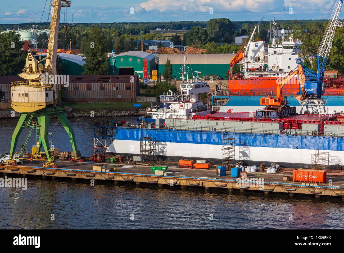 Mangali shipyard hi-res stock photography and images - Alamy