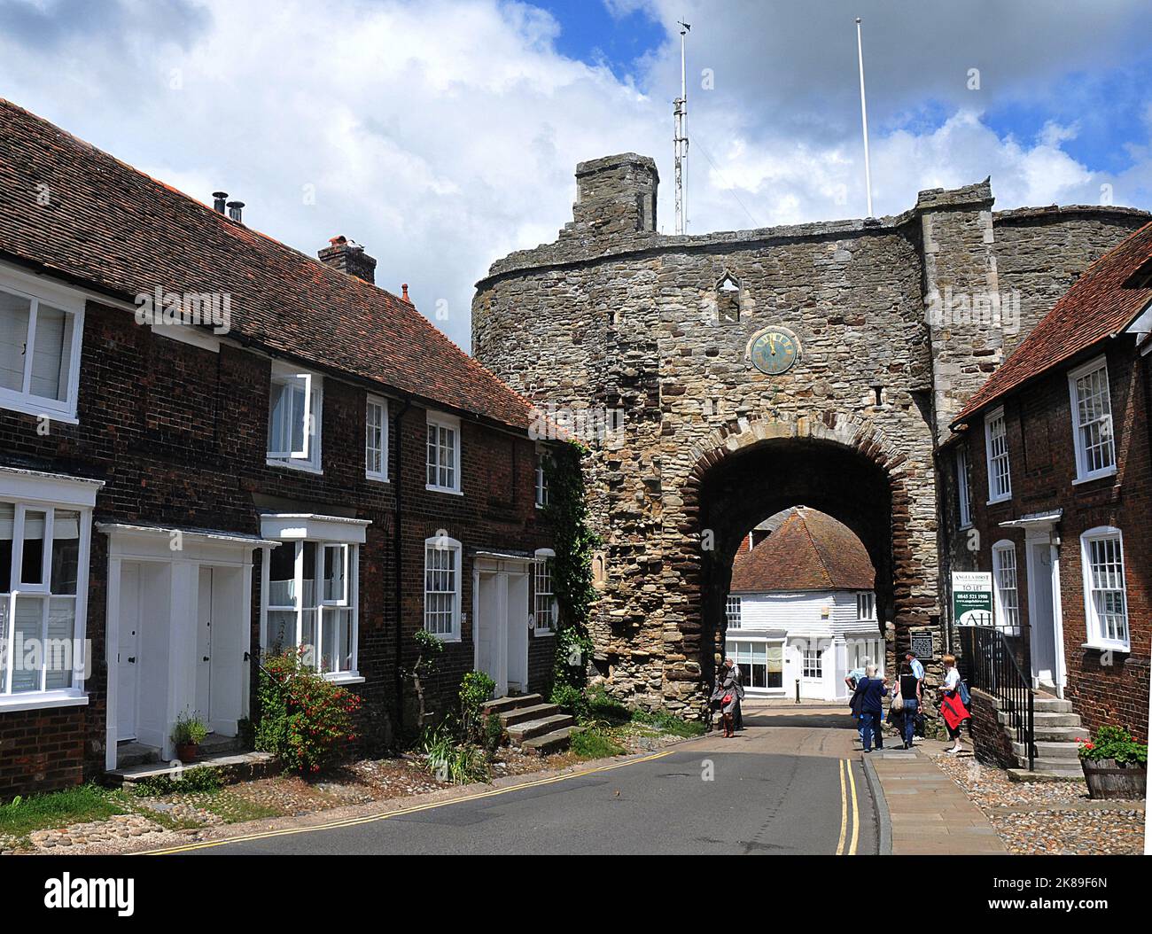 THE LANDGATE, RYE, EAST SUSSEX. PIC MIKE WALKER,2011 Stock Photo - Alamy