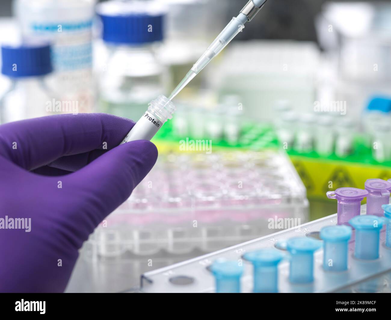 Pharmaceutical research hi-res stock photography and images - Alamy