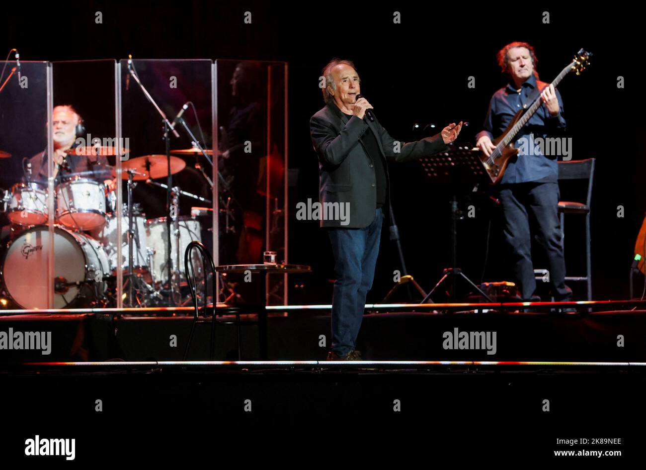 Joan manuel serrat 2022 hi-res stock photography and images - Alamy