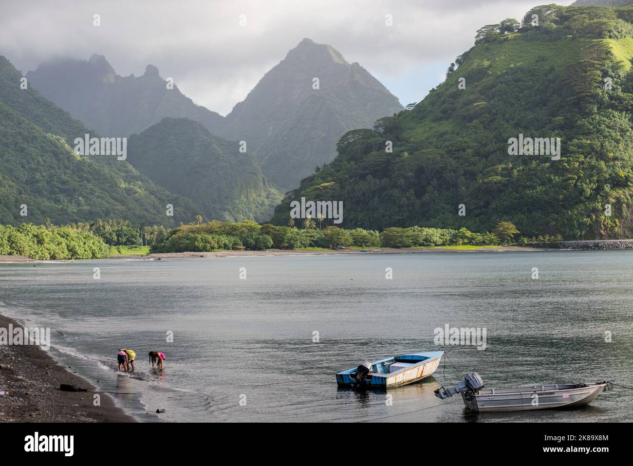 Polynesian people hi-res stock photography and images - Alamy