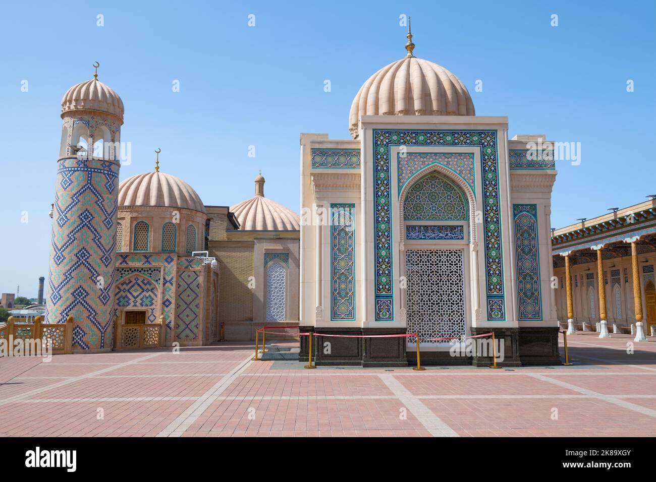 SAMARKAND, UZBEKISTAN - SEPTEMBER 12, 2022: Mausoleum of the first ...