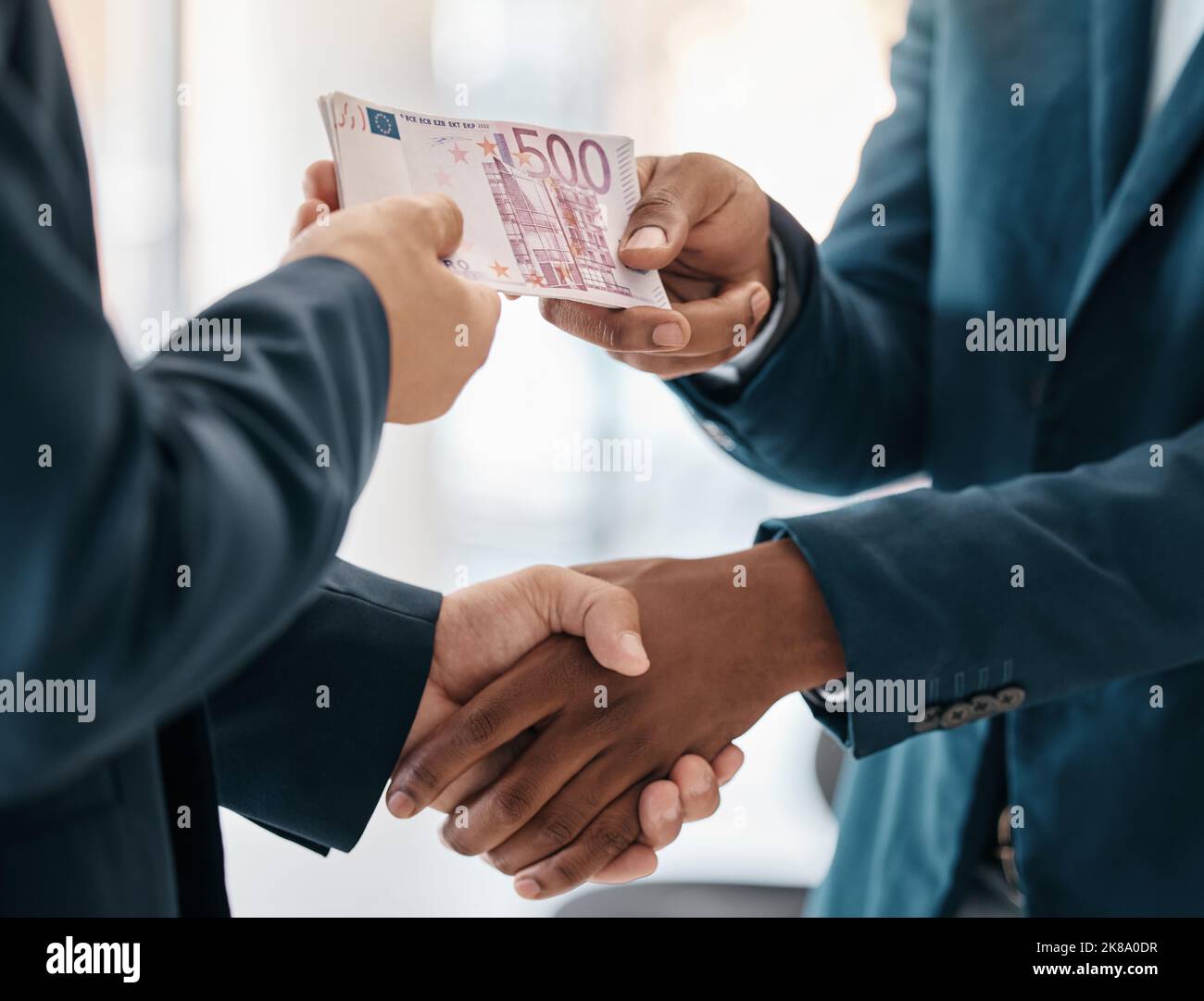 Bank worker hi-res stock photography and images - Alamy