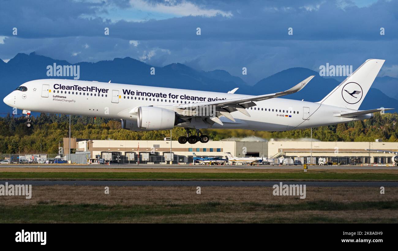 Richmond, British Columbia, Canada. 20th Oct, 2022. A Lufthansa Airbus ...