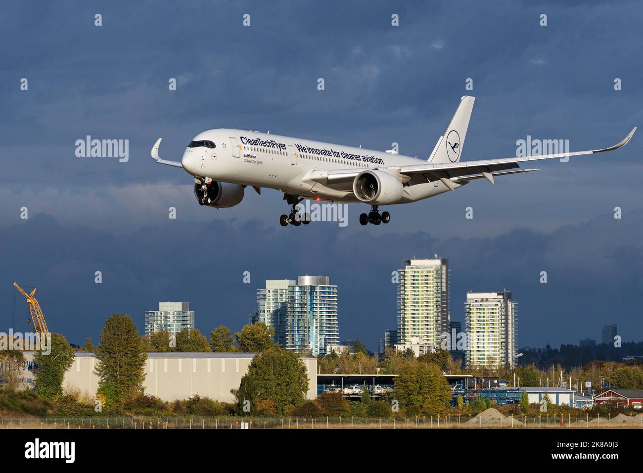 Richmond, British Columbia, Canada. 20th Oct, 2022. A Lufthansa Airbus ...