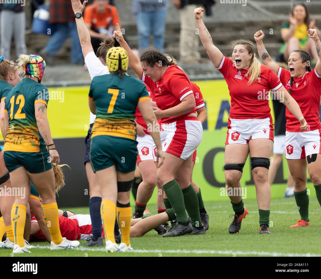 Wales' Gwen Crabb celebrates Sioned Harries try during the Women's ...