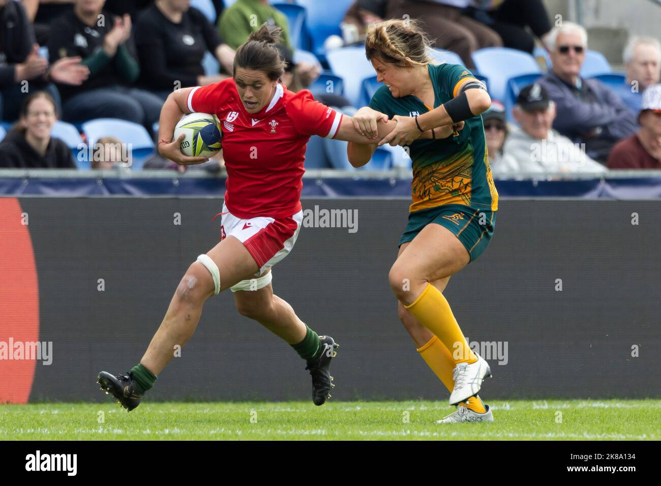 Wales' Sioned Harries during the Women's Rugby World Cup pool A match ...