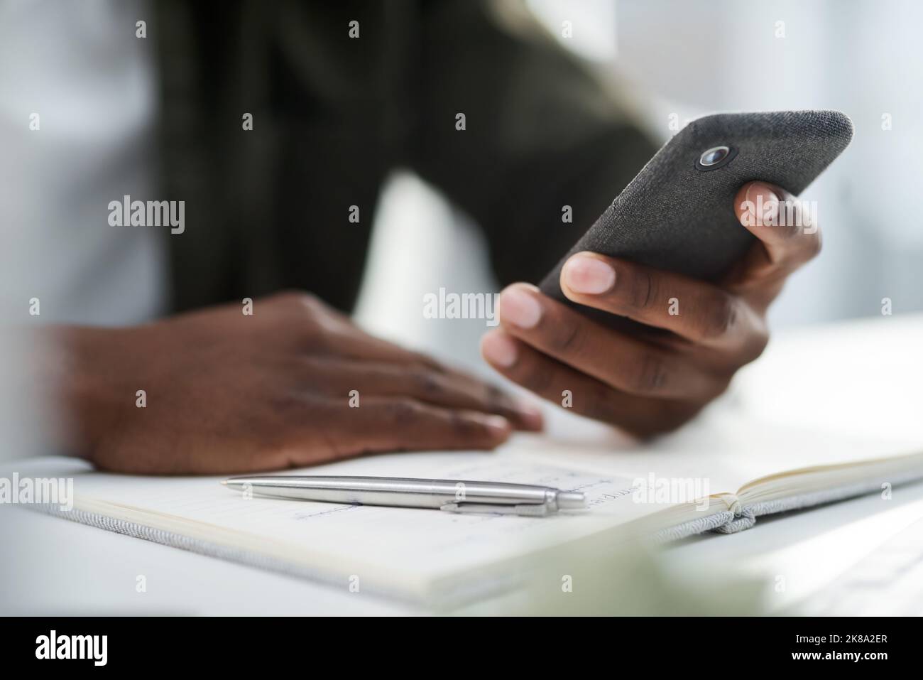 Answering messages hi-res stock photography and images - Alamy