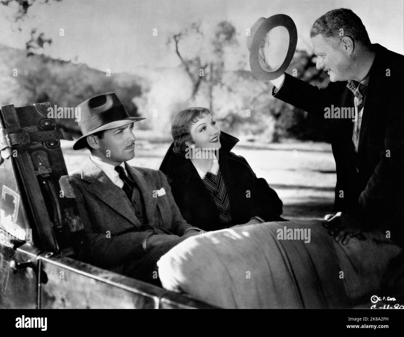 CLARK GABLE CLAUDETTE COLBERT and ALAN HALE in IT HAPPENED ONE NIGHT ...
