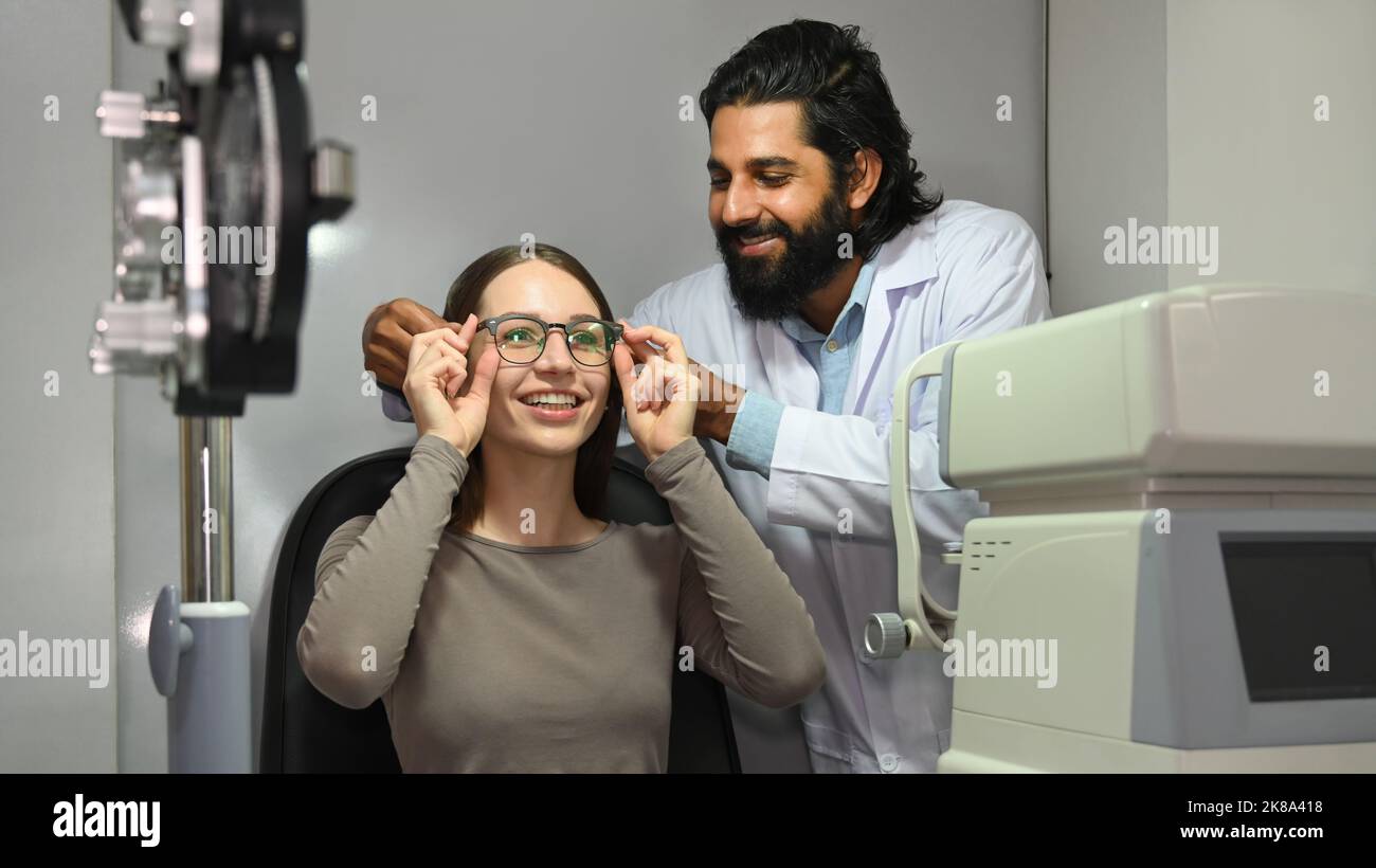 Eye checkup indian hi-res stock photography and images - Alamy