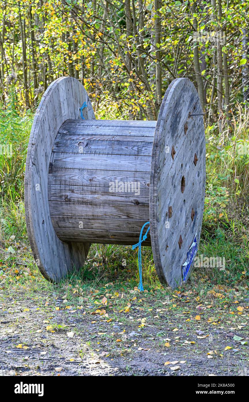 Empty cable drum hi-res stock photography and images - Alamy