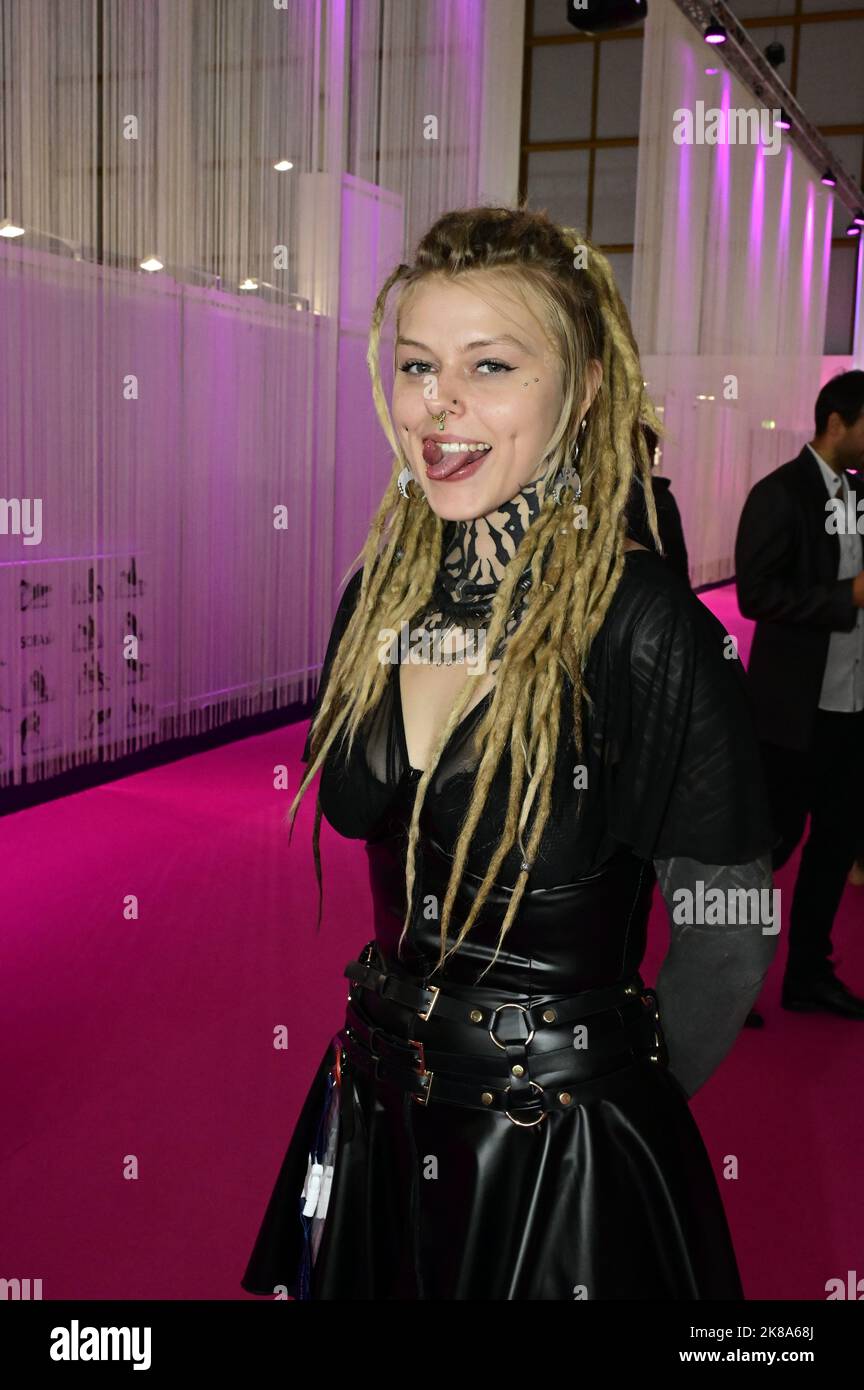 Tatjana Wolf auf der 25. Venus Berlin 2022 in den Messehallen unter dem ...