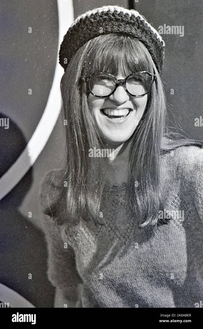 Cathy mcgowan hi-res stock photography and images - Alamy
