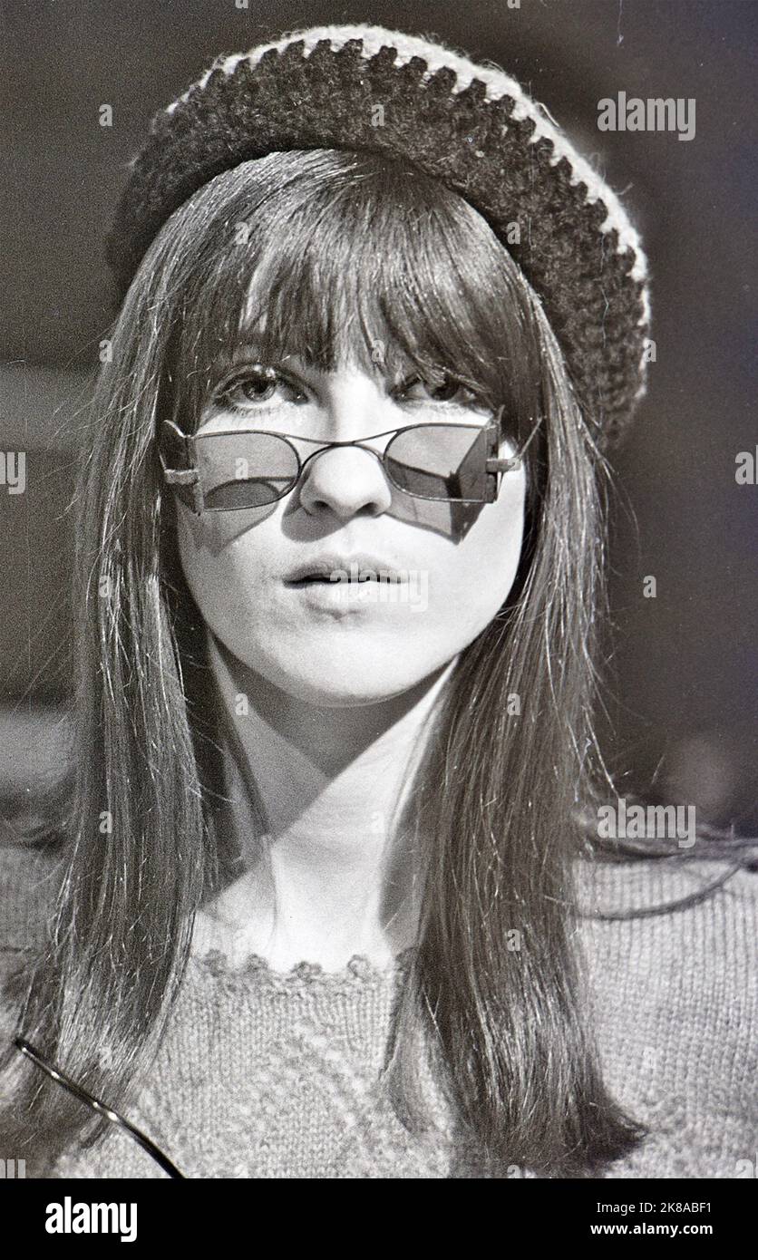 Cathy mcgowan hi-res stock photography and images - Alamy