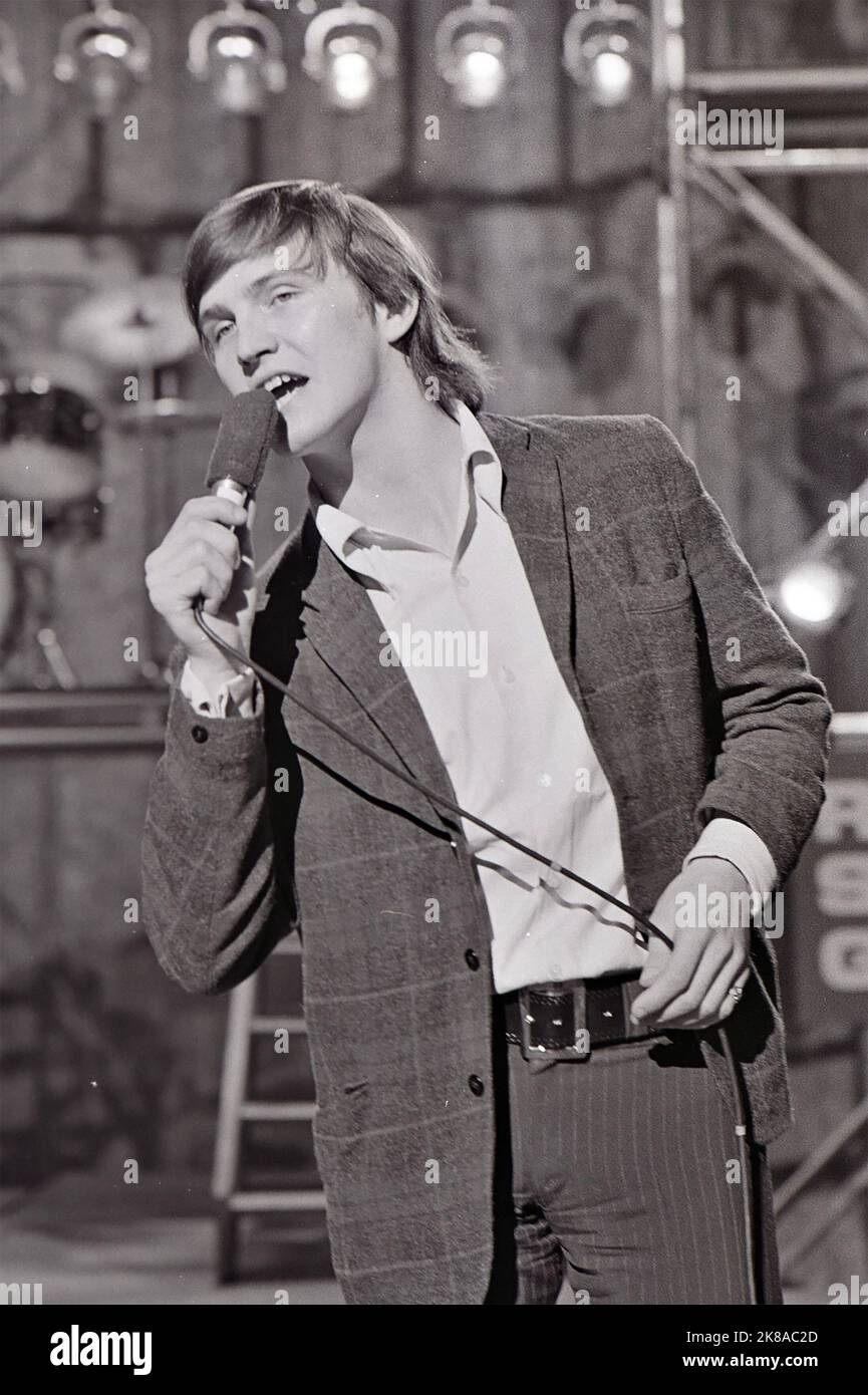 WAYNE FONTANA (1945-2020) English pop singer in September 1966. Photo ...