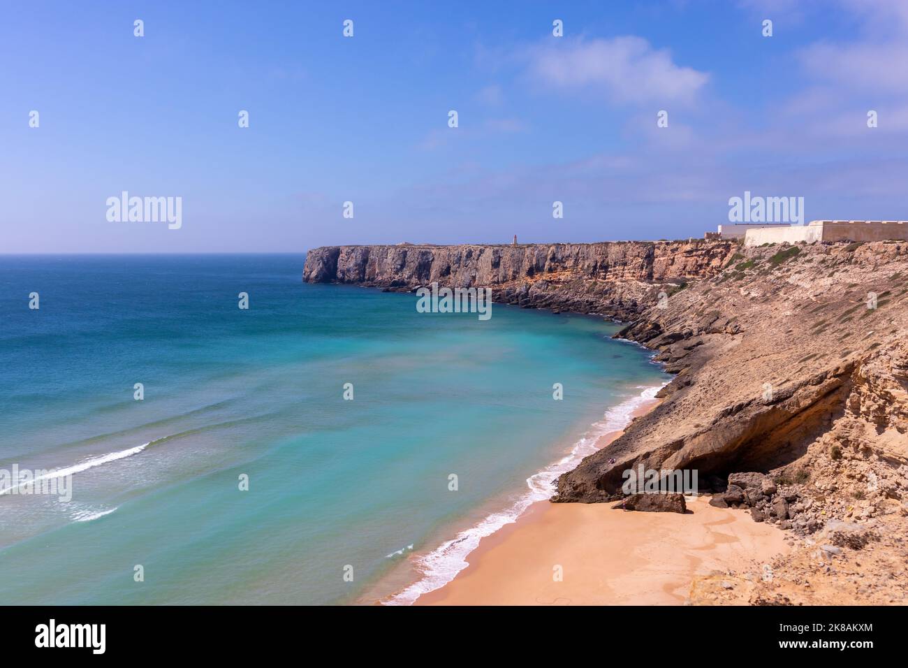 Fort and cliffs at Cabo de São Vicente, Sagres, Algarve, Portugal Stock ...