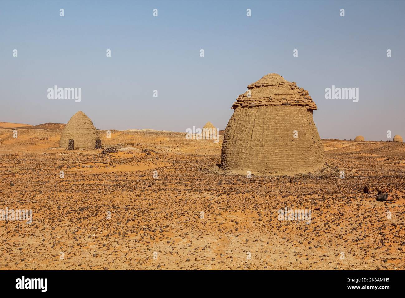 Qubba (Islamic domed tomb) near Old Dongola deserted town, Sudan Stock ...