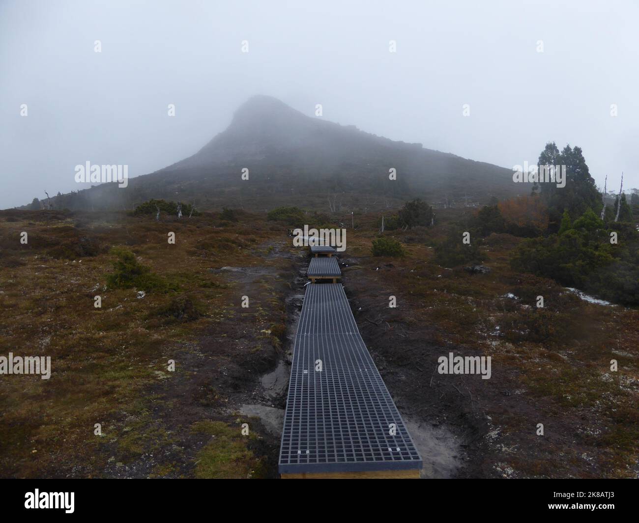The Overland Track. Australian bushwalking track.Cradle Mountain-Lake ...