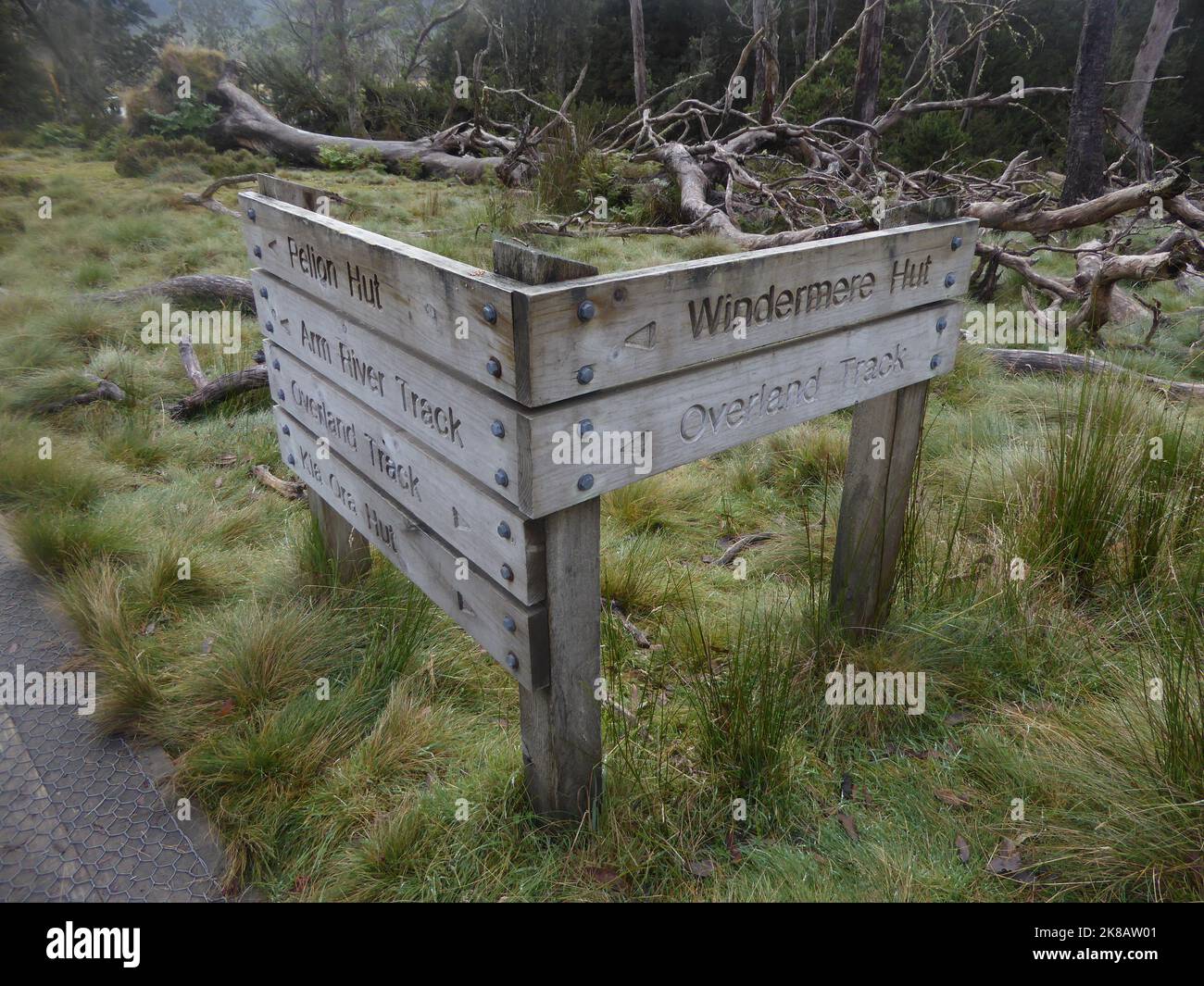The Overland Track. Australian bushwalking track.Cradle Mountain-Lake ...