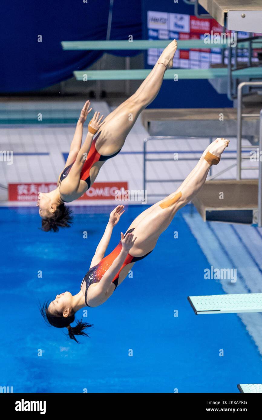 22 October 2022, Berlin: Water diving: World Cup, decisions, synchronized diving 3 m, women ...