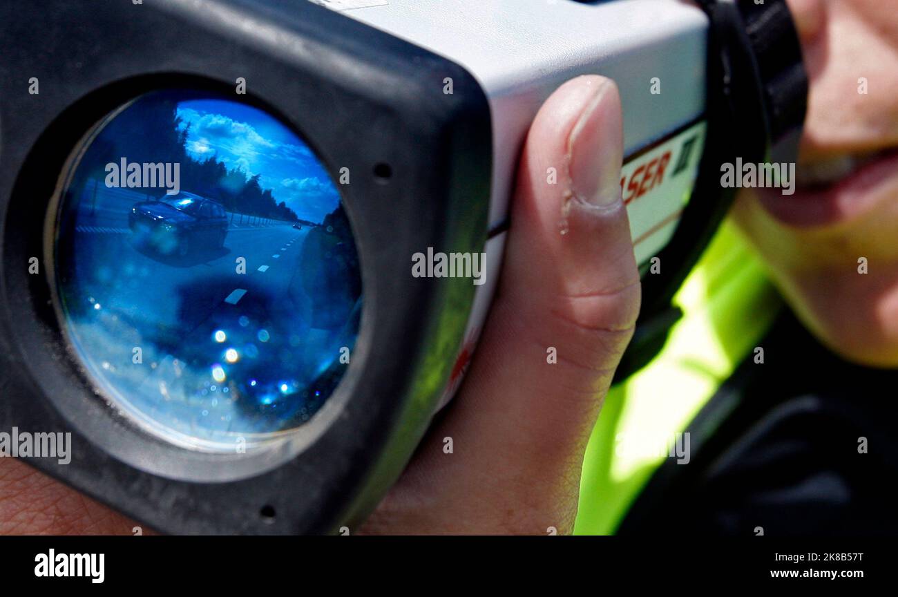 The police monitor the speed Stock Photo - Alamy