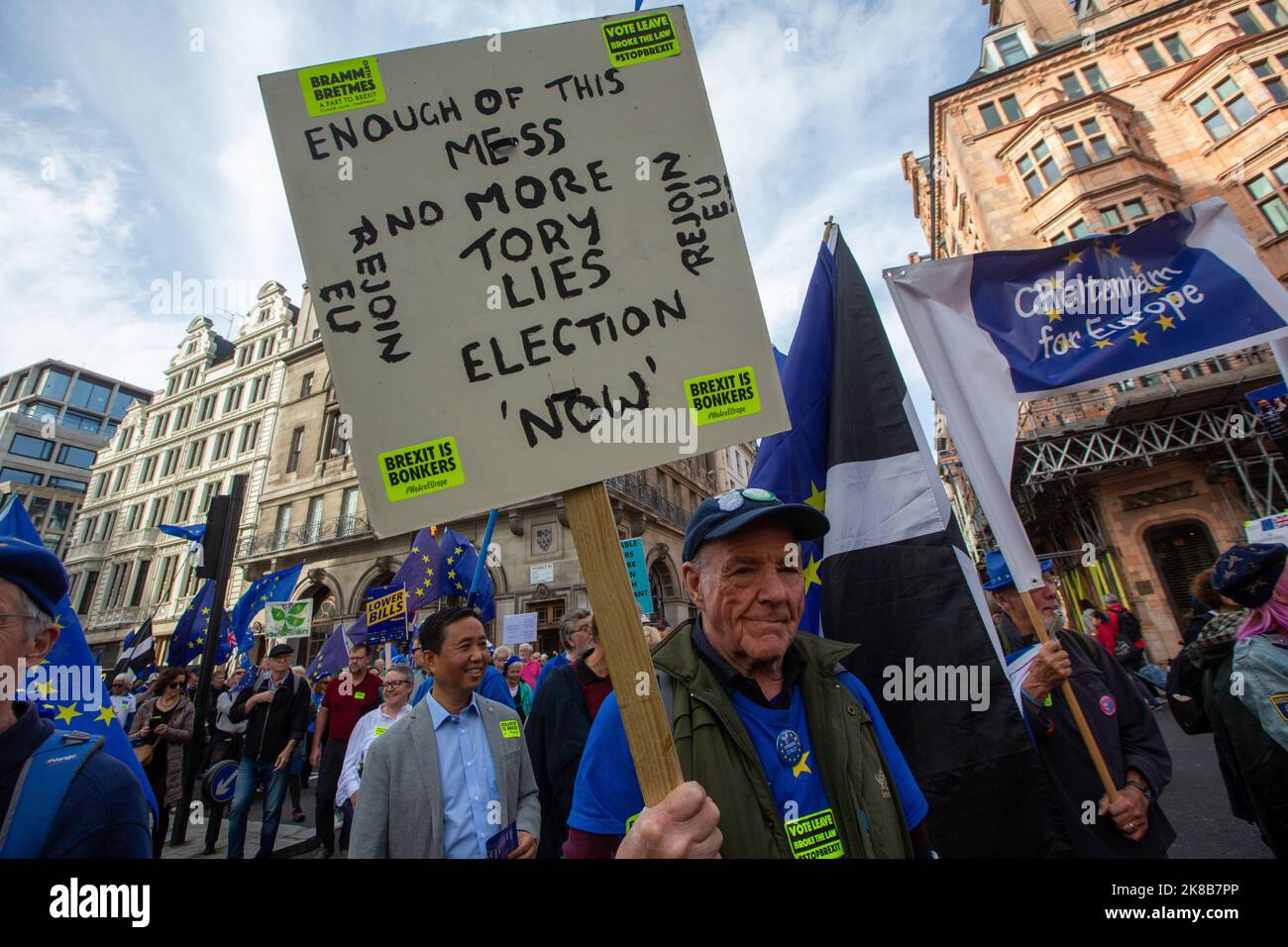 London, England, UK. 22nd Oct, 2022. Protesters march in National ...