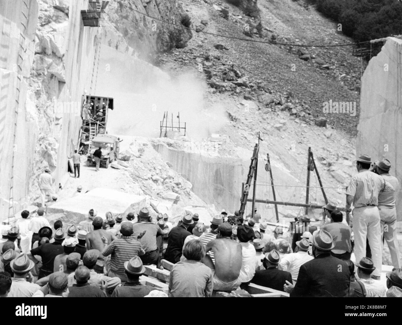 Michelangelo quarry Black and White Stock Photos & Images - Alamy