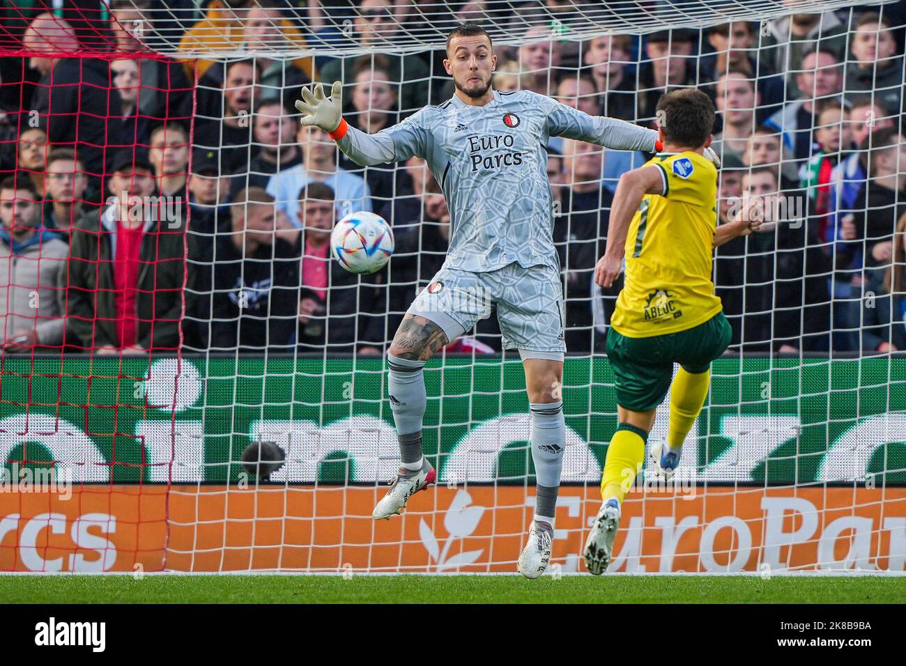 Rotterdam - Feyenoord keeper Justin Bijlow, Inigo Cordoba of Fortuna ...