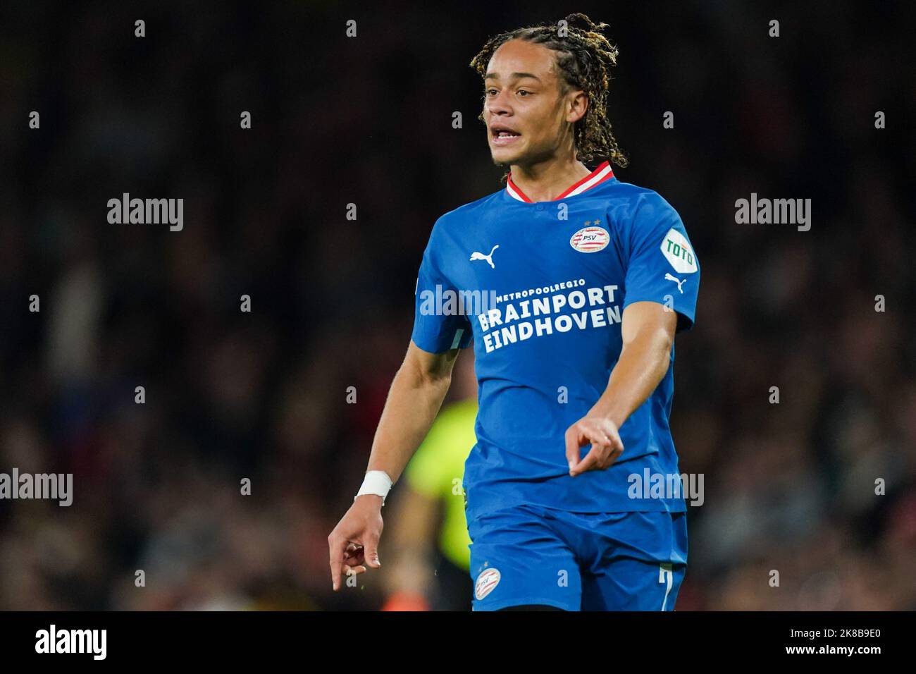 Xavi simons arsenal 2022 hi-res stock photography and images - Alamy