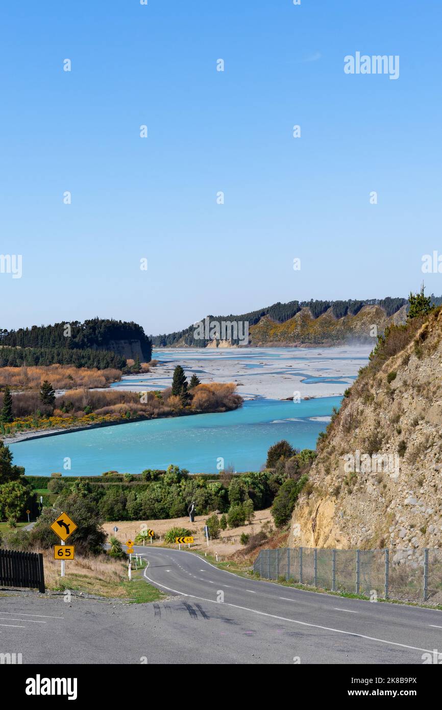 Stunning view of Rakaia Gorge Bridge and Rakaia River in inland ...