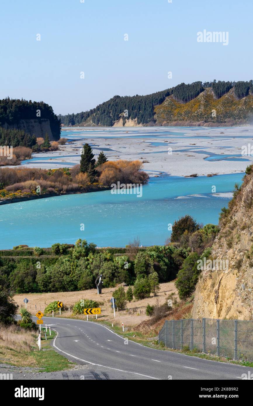 Stunning view of Rakaia Gorge Bridge and Rakaia River in inland ...