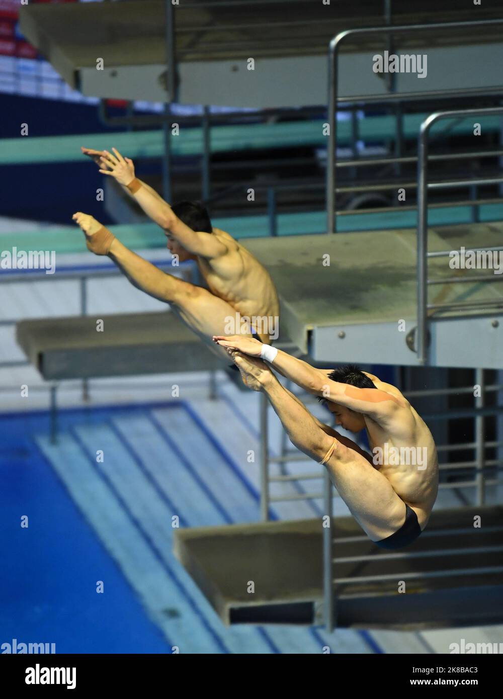 3m springboard synchronized hi-res stock photography and images - Alamy