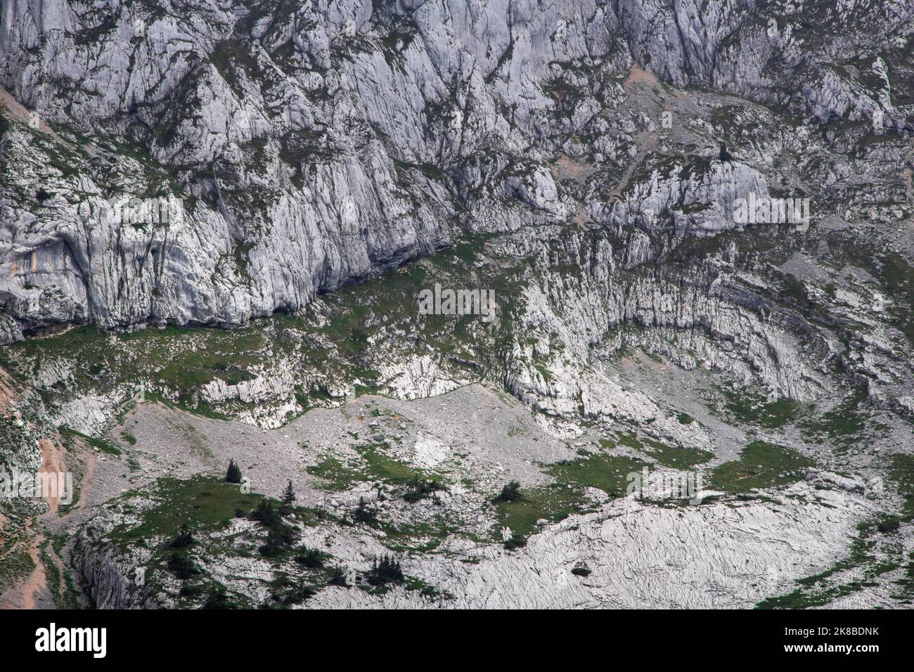 The craggy peaks of the vercors mountains hi-res stock photography and ...