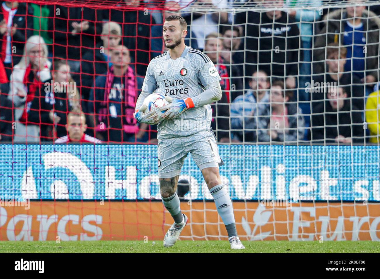 ROTTERDAM, NETHERLANDS - OCTOBER 22: goalkeeper Justin Bijlow of Feyenoord during the Dutch ...