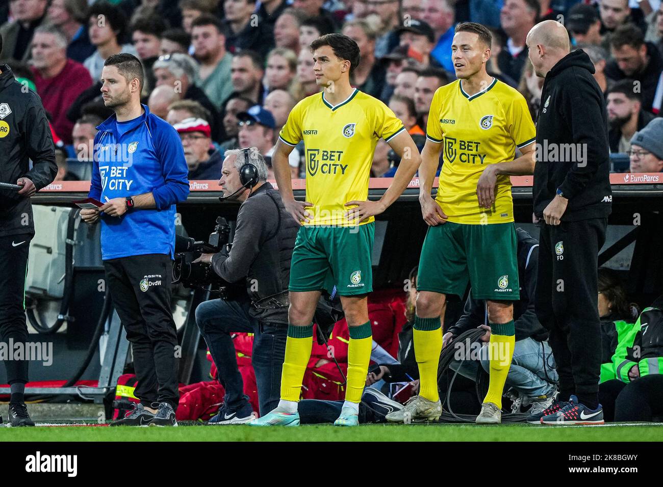 Rotterdam - Cole Bassett of Fortuna Sittard, Paul Gladon of Fortuna ...