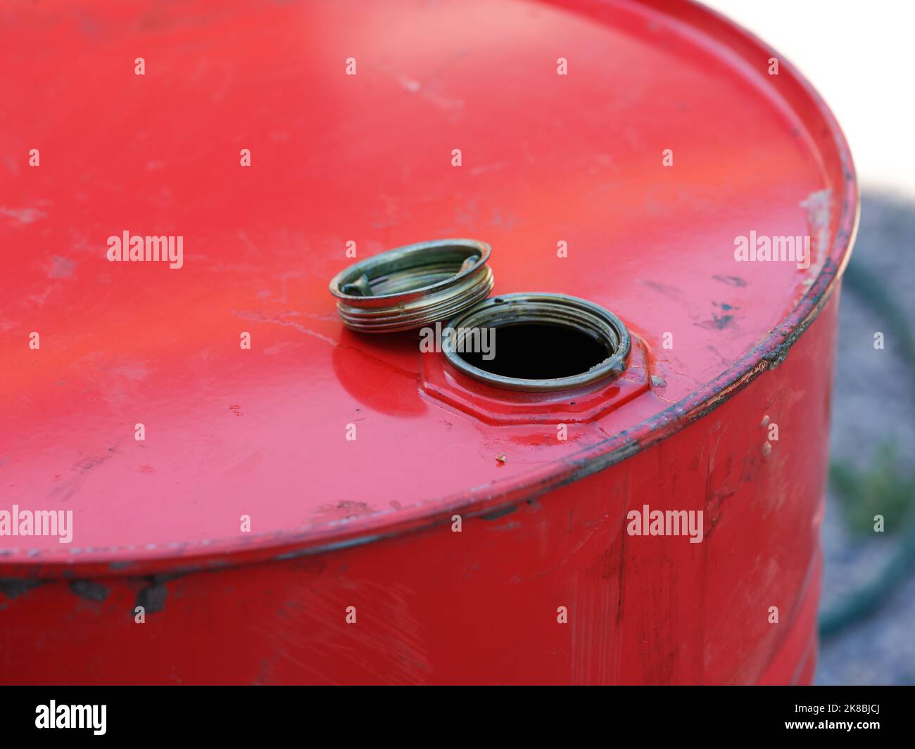 Red oil barrel metal lid hi-res stock photography and images - Alamy