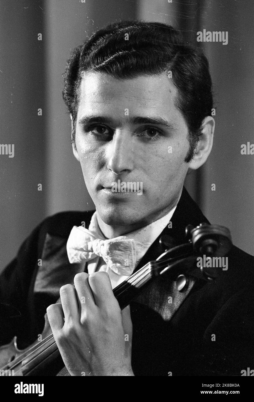 Argentine violinist hi-res stock photography and images - Alamy